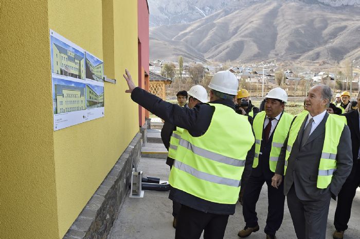 Aga Khan Reviews Progress of University of Central Asia’s Naryn Campus